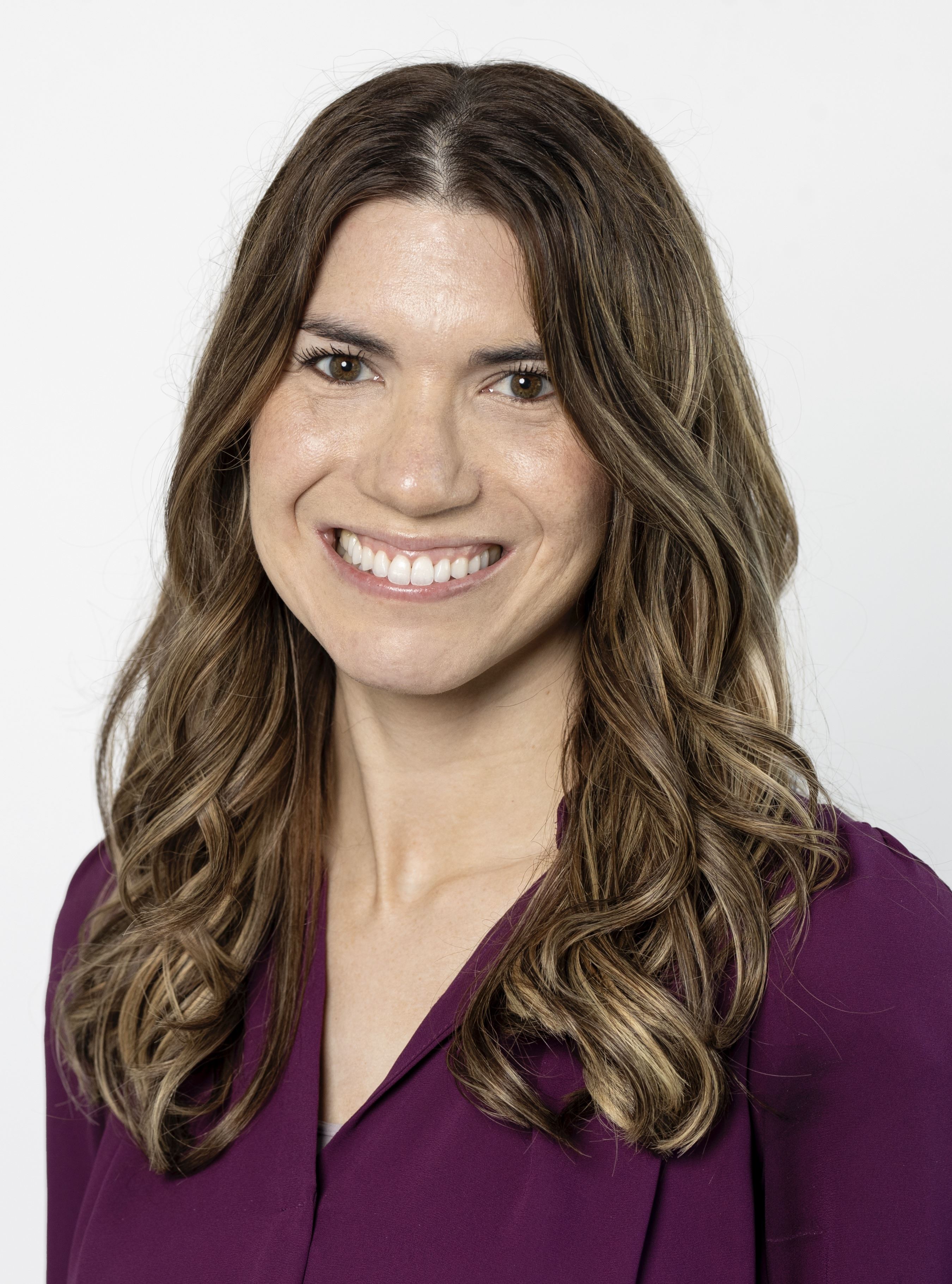 Kelly-Headshot1.jpg